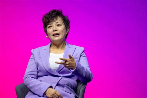 Byds Stella Li Named World Car Person Of The Year By World Car Of The Year