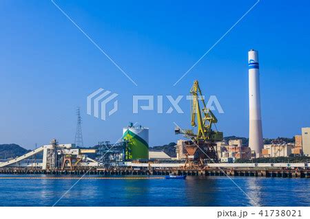 松島 松島行きフェリーからの松島火力発電所 長崎県西海市の写真素材 41738021 PIXTA