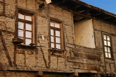 무료 이미지 건축물 목재 창문 건물 늙은 마을 시골집 정면 벽돌 유적 중세 도시 지역 고대 역사 3288x2192 692763 무료