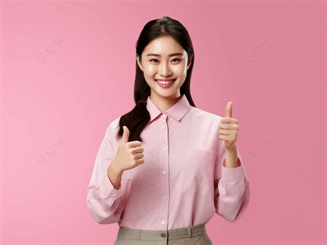 年轻女人竖起大拇指点赞赞扬夸奖手势ai绘画 觅知网