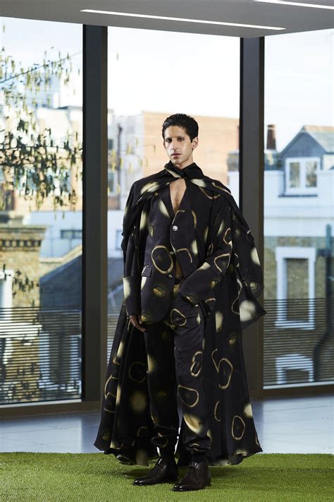 Patrick Mcdowell Cinderella Shall Go To The Football Kaltblut Magazine