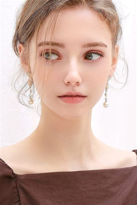 Chloé Chuu Idk For Sure Her Name But I Think This Is It 🌸🌸🌸 So