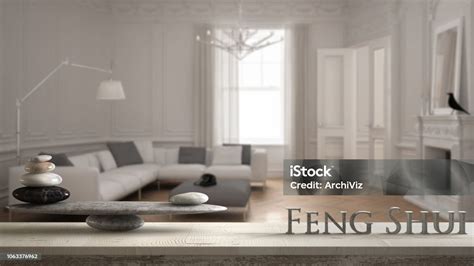 돌 균형 및 3d 문자 만들기 단어 풍수 미니 멀 소파 벽난로 선 컨셉 인테리어 디자인 클래식 빈티지 거실에 나무 빈티지 테이블