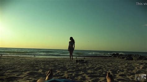 Um Boquete Bem Arriscado Na Praia