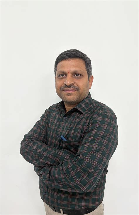 Meet Our Expert Faculty Rv Pu College North Bangalore
