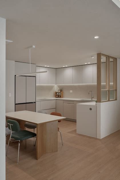 효율적인 구조 활용성으로 개방적인 분위기의 43평 아파트 인테리어 라이프스타일 슈퍼앱 오늘의집