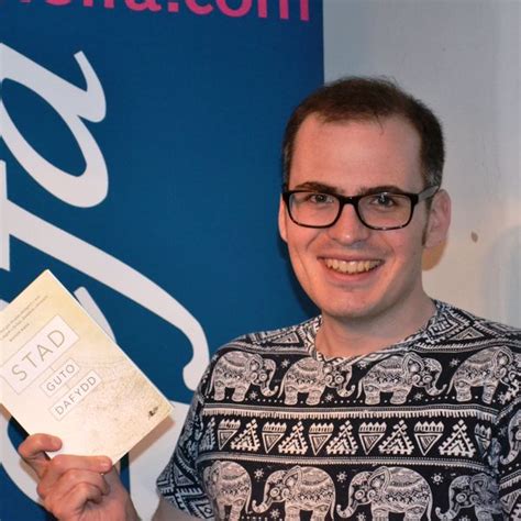 Guto Dafydd Biography And Bibliography Y Lolfa