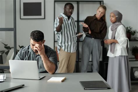 Signs Of Bullying At Work The Complete Managers Guide Shiftbase