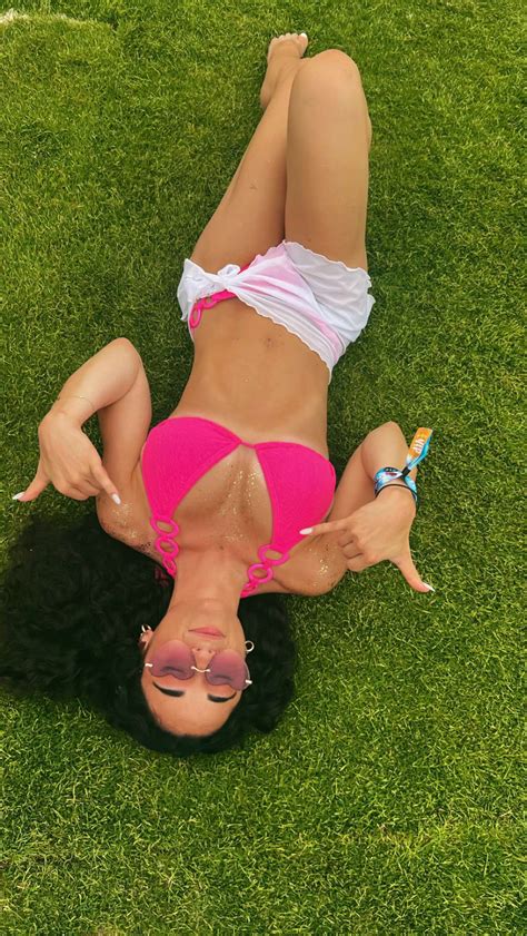 Elena Arenass Feet