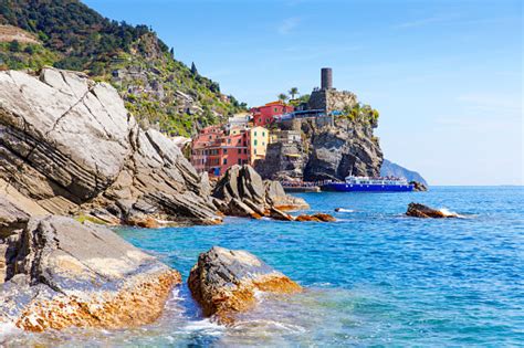 리구리아 화창한 따뜻한 날에 화려한 주택 리비에라의 이탈리아 해안선 몬테로소 알 마레 베르나짜 코르니글리아 마나롤라 리오마조레 친퀘 테레 국립공원 유네스코 세계문화 유산