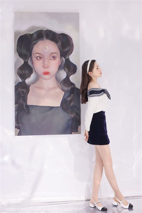 Imiss爱蜜社 Vol704 Lynn刘奕宁 短裙美腿 微图坊