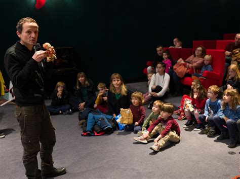 Au Festival Des Toiles Filantes Les Enfants D Couvrent La Magie Du Cin Ma Danimation
