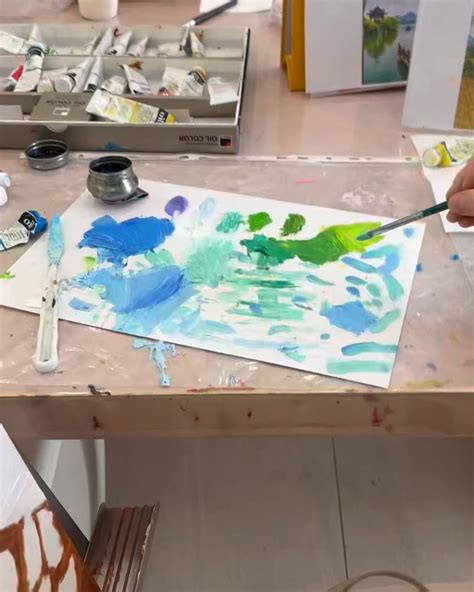 조형아트스튜디오 신학기 맞이 키링 만들기 프로젝트 새로운 시작을 응원하며 아이들과 함께 특별한 키링을 만들어 보았어요 🥰 이번 수업에서는 ”10년 뒤 미래의 내모습