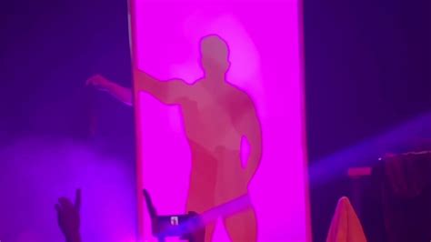 Reverse Strip Tease 02