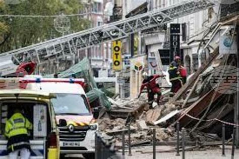 Две сгради рухнаха във френския град Лил Утро