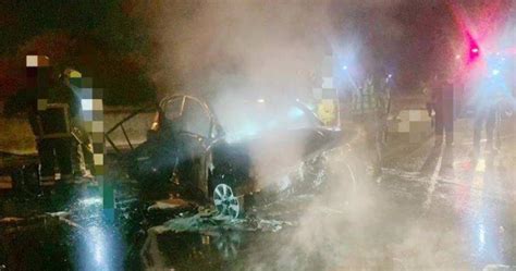 國1嘉義段傳憾事！轎車撞護欄再被2車擊落 男駕駛受困慘遭燒死 社會 Ctwant