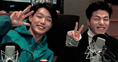 Pin By كيك كوري Utopia On Bobby Ikon Junhoe Ikon Ikon Debut