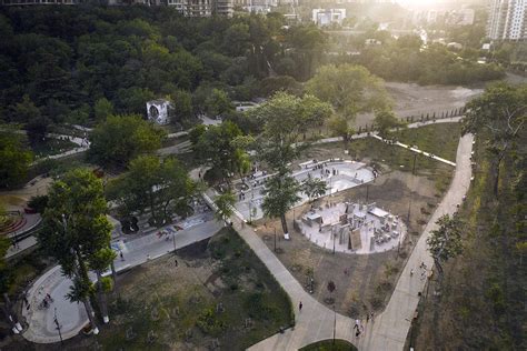 Skatepark And Parkour Ground Mziuri მის ვან დერ როეს პრიზის ნომინანტია At
