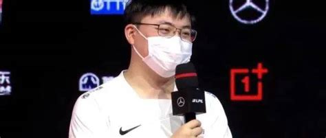 Uzi复出终获首胜！赛后采访一度哽咽队伍比赛选手