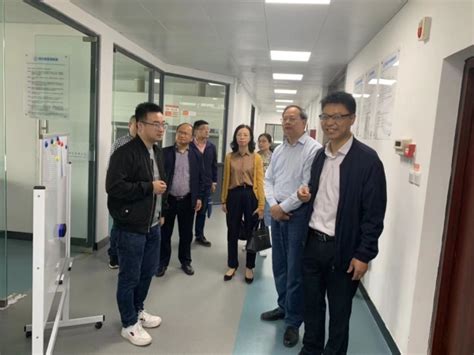市委编办倪成良主任一行赴越城区开展科研机构调研服务