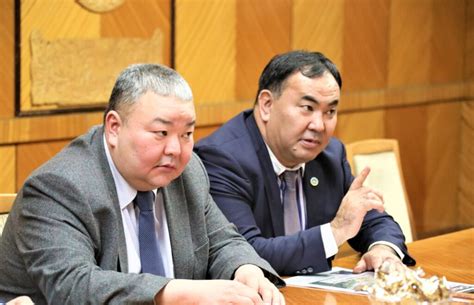 Ерөнхийлөгчийн Ахлах зөвлөх С Лүндэг Үйлдвэр үйлчилгээний бодлогын зөвлөх Ч Даваабаяр нар ОХУ