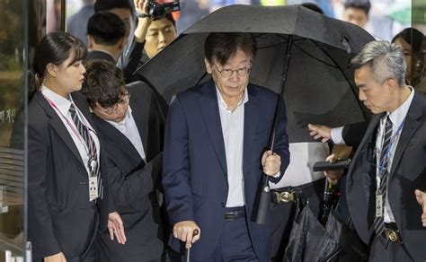 운명의 날 이재명 영장심사 시작지팡이 짚고 묵묵부답