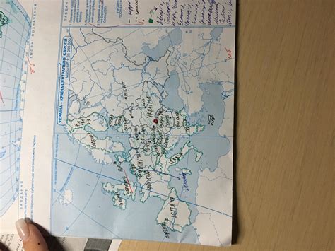 ДАЮ 100Б Нанесіть на контурну карту державні кордони країни підпишіть її назву та столицю