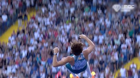 스포츠 영상 남자 장대높이뛰기 듀플란티스 6m 26으로 또 세계신기록