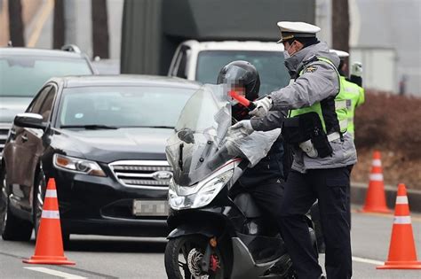 오토바이 자동차 전용도로에서 운전 허용해도 될까요 노컷투표