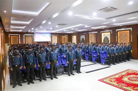 ឧត្តមសេនីយ៍ឯក រ័ត្ន ស្រ៊ាង អញ្ជើញប្រកាសតែងតាំងផ្លាស់ប្តូរមុខតំណែង និង បំពាក់ឋានន្តរសក្តិ ជូនដល់