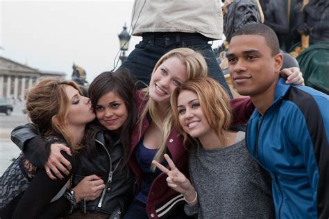 Lol Movie Images Miley Cyrus Ashley Green Demi Moore