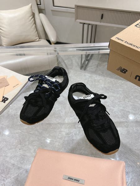 Кроссовки Miu Miu купить с доставкой по выгодным ценам в интернет магазине Ozon 1535414900