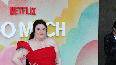 Lena Dunhams New Book Famesick To Chronicles Fame Sex Illness