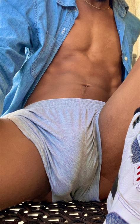 Foto De Freeballing Bulging Crotch