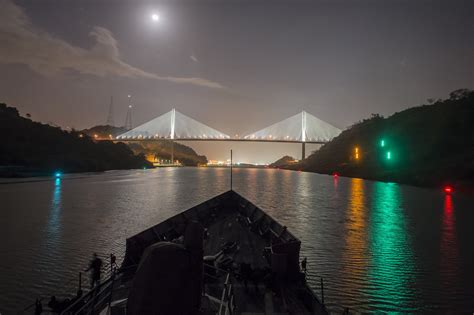 무료 이미지 바다 수평선 갑판 해돋이 일몰 보트 밤 햇빛 아침 새벽 배 여행 황혼 교통 저녁 반사