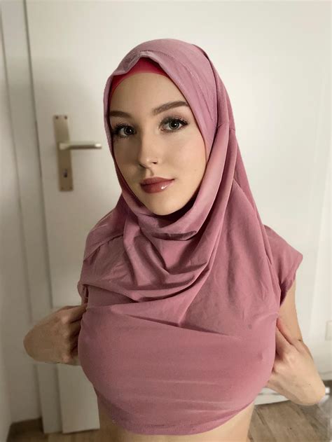 What Am I Hiding Under My Hijab 🤫 Rhijabixxx
