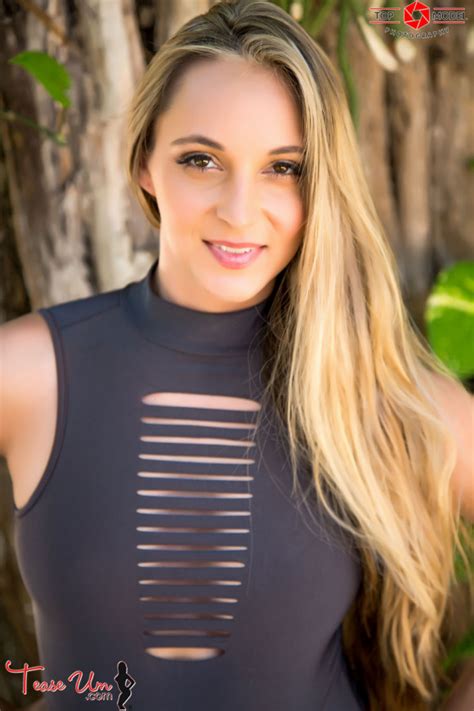 Allie Eve Knox Brown Eyed Teaseum Model Nudes