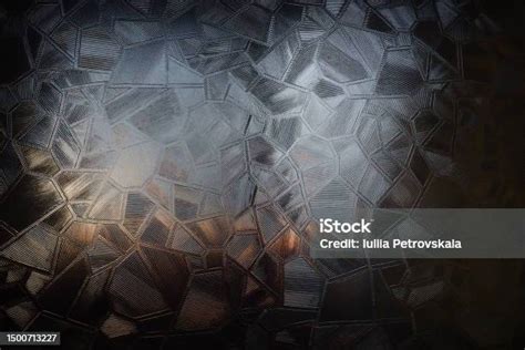 백라이트가있는 플루트 유리 빛의 아름다운 여러 가지 빛깔의 굴절 추상적인 배경입니다 자체 접착 필름 늑골이있는 유리 표면 양각 유리 배경 0명에 대한 스톡 사진 및 기타