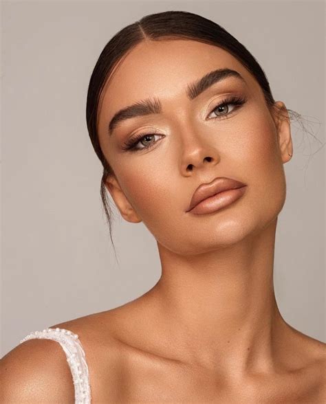 Pin By ᴛʜᴇ ʀᴇᴅ ғʟᴏωᴇʀ On Makeup And Nails Polish Wedding Makeup Bridal
