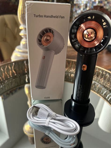 Pepe Mini Fan Beauty Psychology