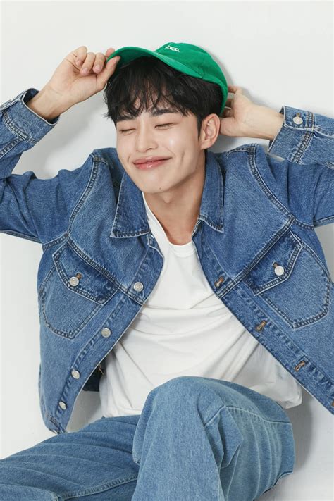 기획촬영보정레이아웃 디자인 2023 Mens Wear 브랜드 Lookbook 제품·홍보 사진 포트폴리오 크몽