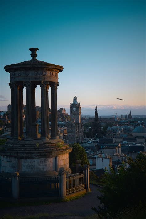 About Edinburgh Vibes Medium