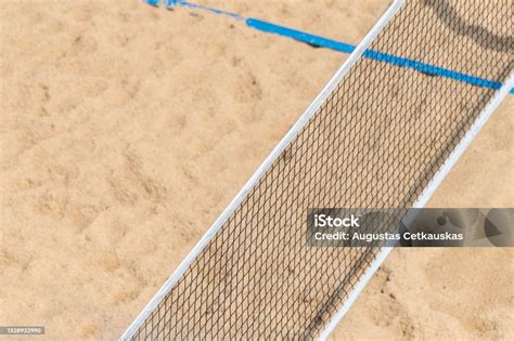 모래 의 배경에 비치 발리볼과 비치 테니스 그물 여름 스포츠 컨셉 해변에 대한 스톡 사진 및 기타 이미지 해변 테니스