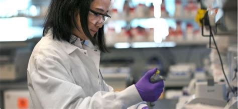 Ирэх наймдугаар сард Astrazeneca вакцины туршилтын үр дүн гарна