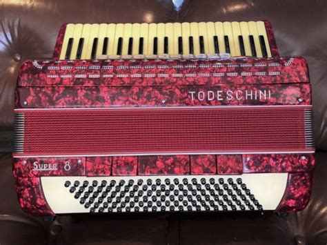Acordeon Todeschini Super 8 Tl 111x5 Ano 68 Vermelho Perolado R 25