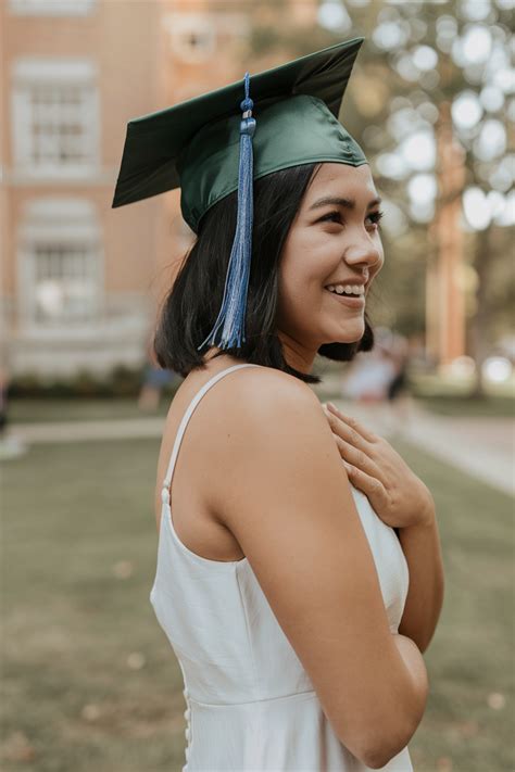 21 Graduation Hairstyles With Cap Ideas 2025 Curly Short Long