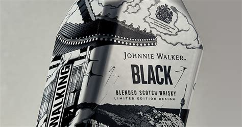 도자기 병 속의 위스키