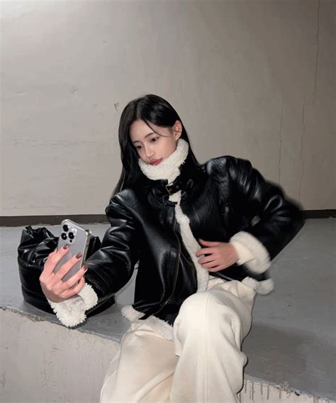 2colors인기폭주 솔리드 레더 양털 하이넥 무스탕 에이블리