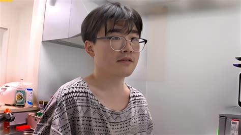 日本32岁最强软饭男，13年被7任女友包养还屡遭求婚！公开24小时作息后，网友：这软饭就该他吃！ 凤凰网