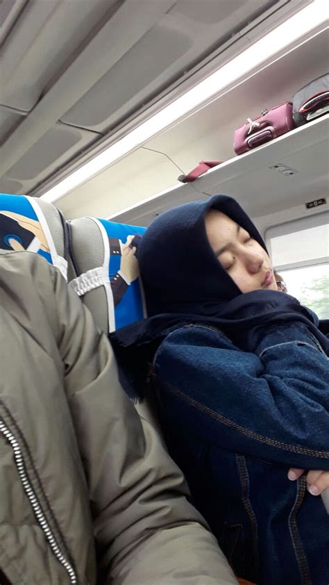 Ketemu Cewek Cakep Naik Kereta Api